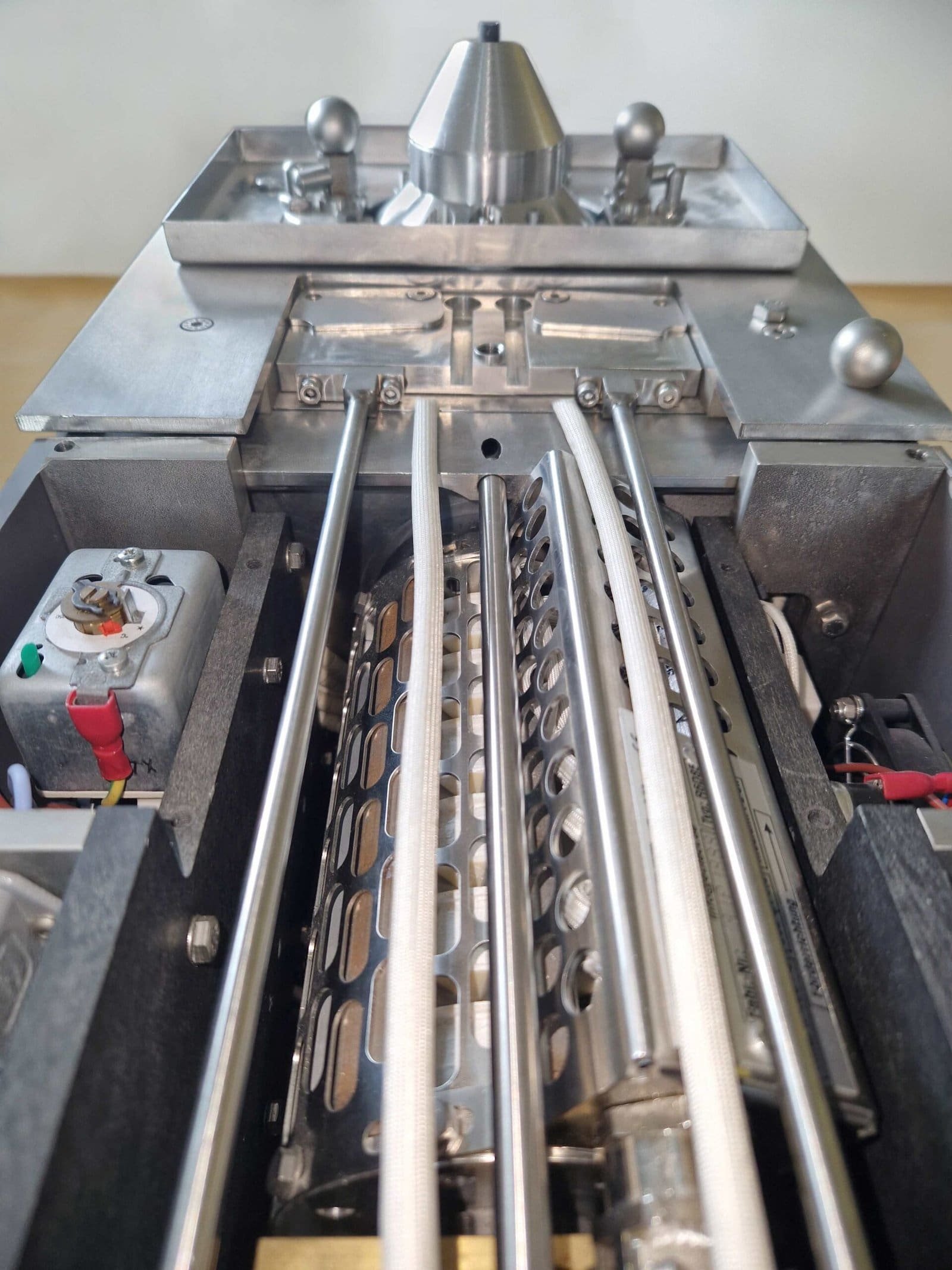 Induction pumps for conveying liquid metals and corrosive liquids | NEW ...